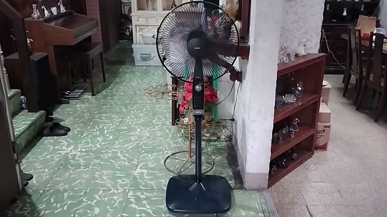 (Remake) 16" National Stand Fan With Lamp - YouTube