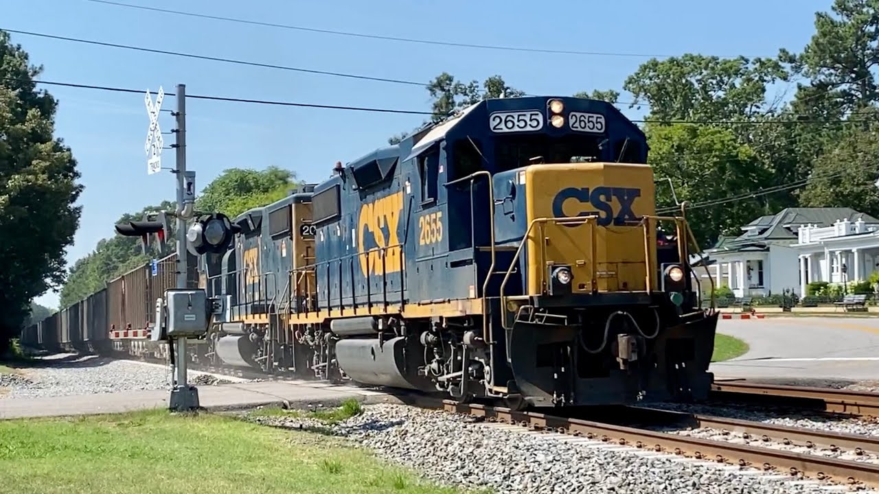 GP38s in Run 8 Struggle to Pull L229 up the Hill at Carson - YouTube