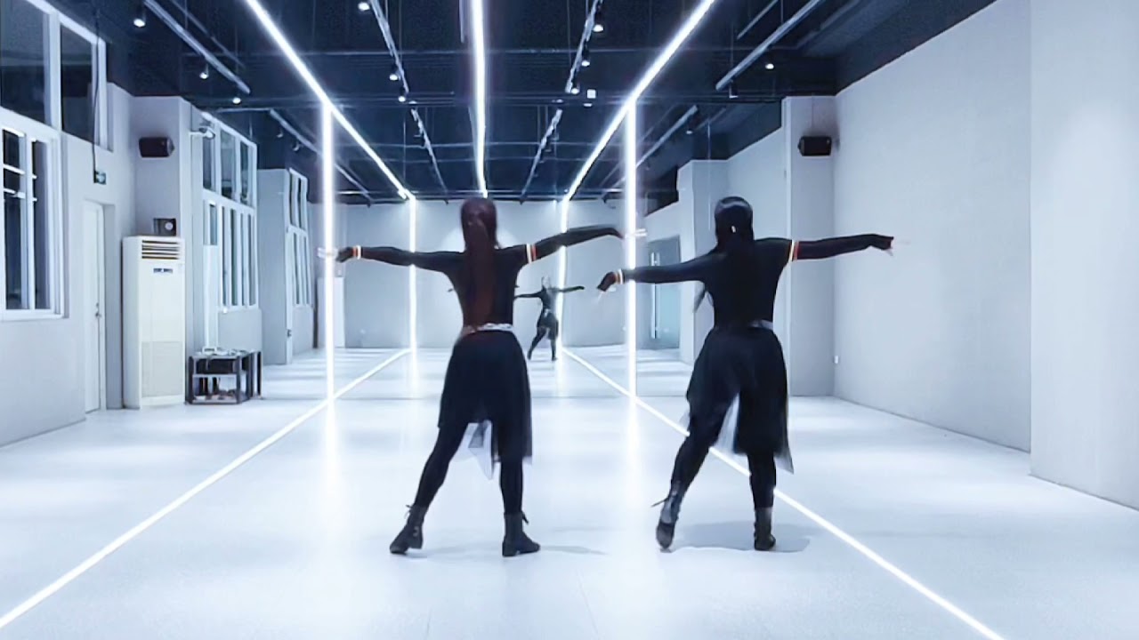 Autumn Love - Line Dance ( 排舞-秋恋）by Ping Chen & Flora - YouTube