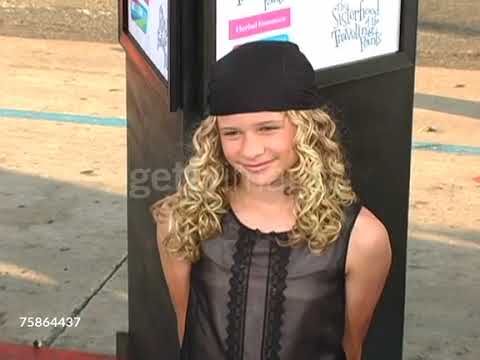 Jenna Boyd At The Sisterhood of the Traveling Pants World Premiere 