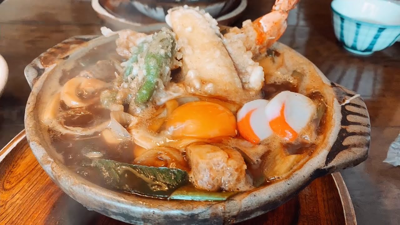 EATING MISO NIKOMI UDON|味噌煮込みうどん|Jennifer Koike - YouTube