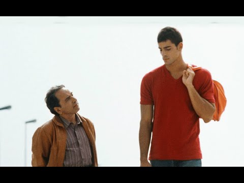 Una storia ancora attuale: il "nano di Termini" - YouTube