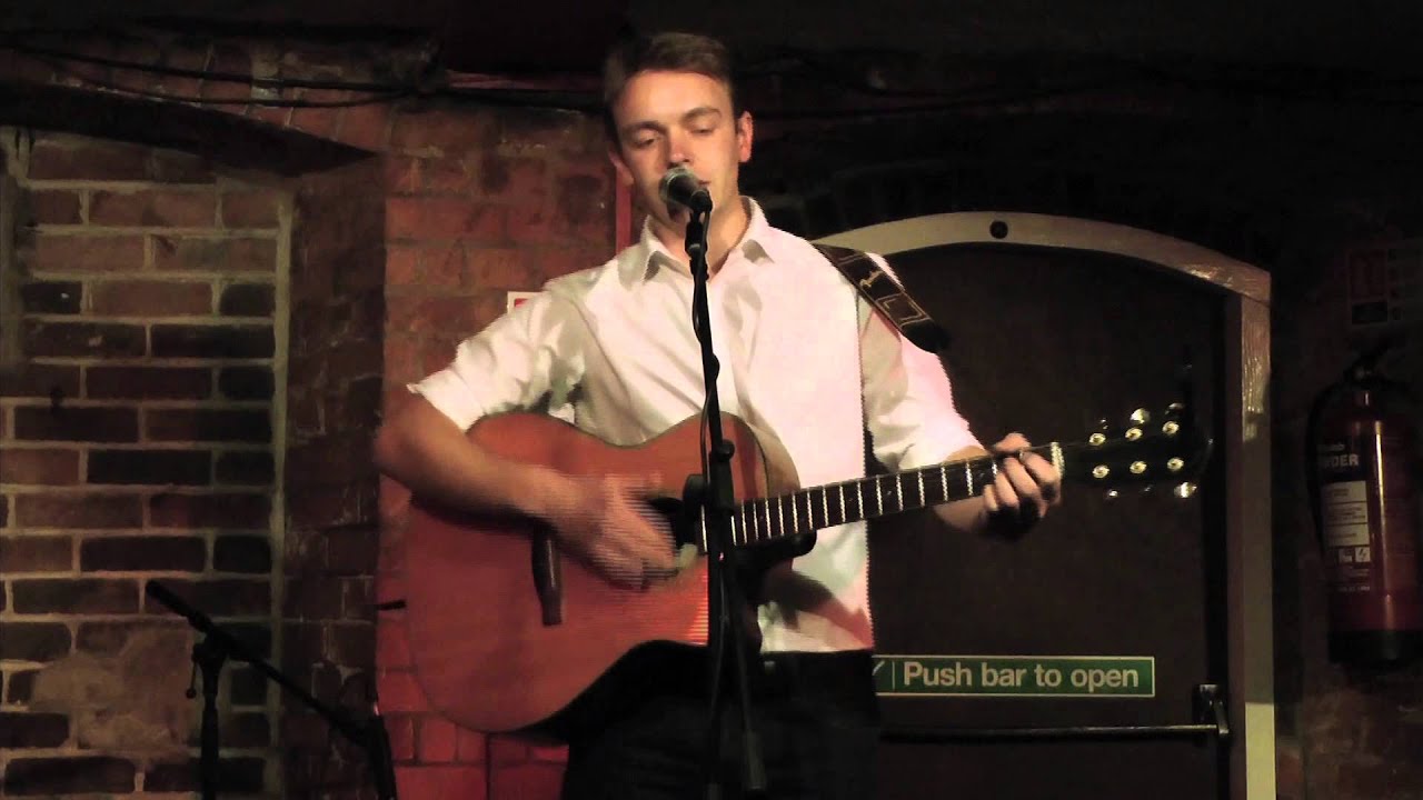 Jamie Wisker - Looking at the World - Folking Live [Artree Music] - YouTube