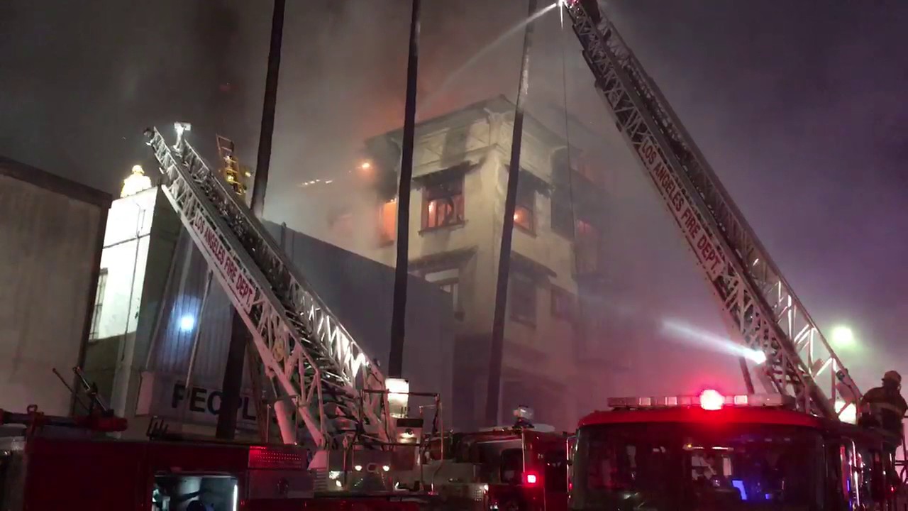 LAFD Major Emergency Structure Fire in Westlake - YouTube
