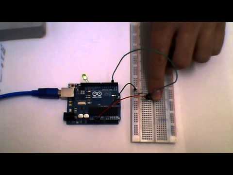 Ejemplo del uso de Interrupciones en Arduino - YouTube