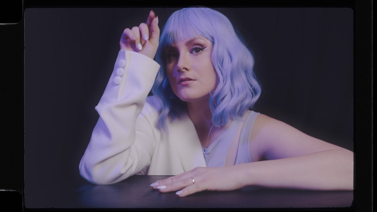 Mia Bate - god complex. (official visualiser) - YouTube