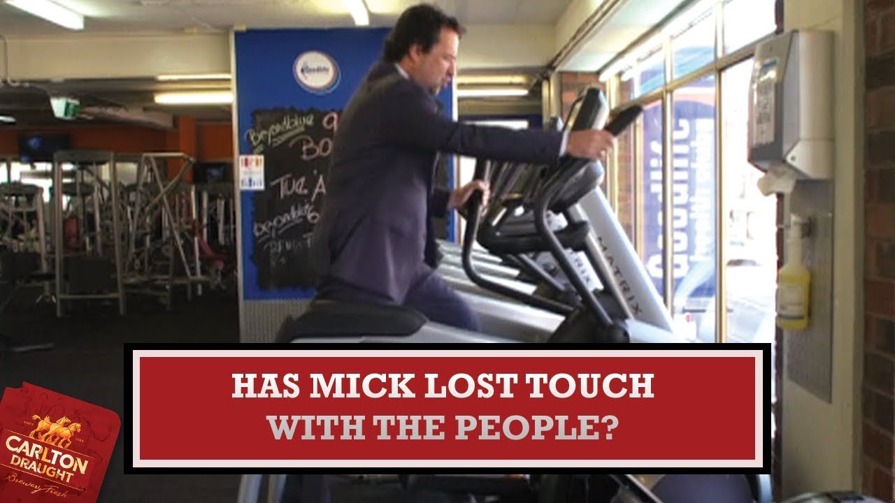 Friday Front Bar | Mick Loses The Plot | Carlton Draught - YouTube