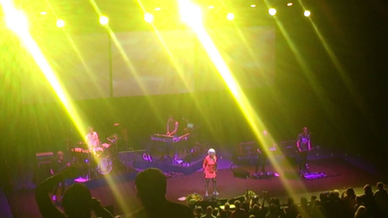 Blondie - Maria (Glasgow 1/7/13) - YouTube