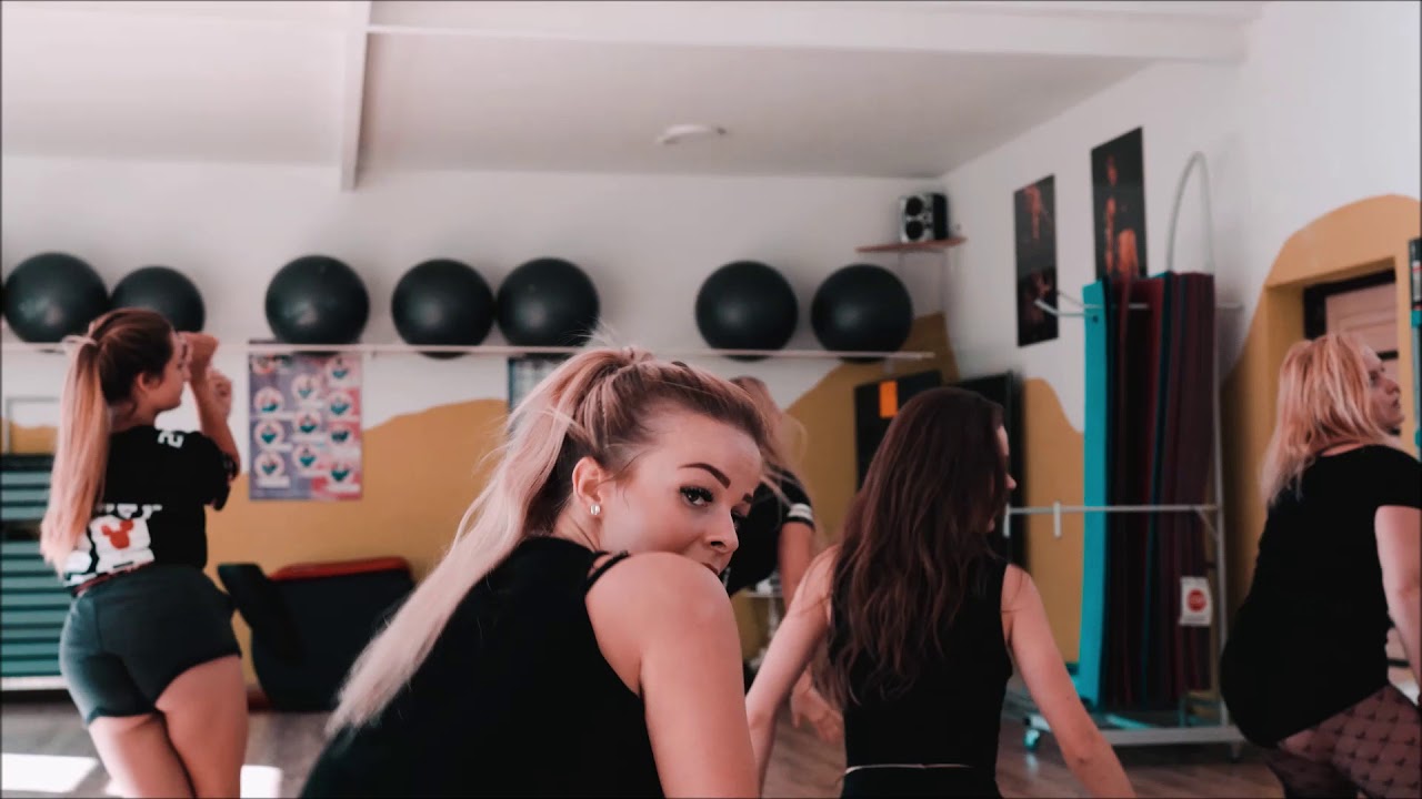 Domi - ,, DJ SNAKE - TAKI TAKI ft. Selena Gomez/ Ozuna/ Cardi B - YouTube