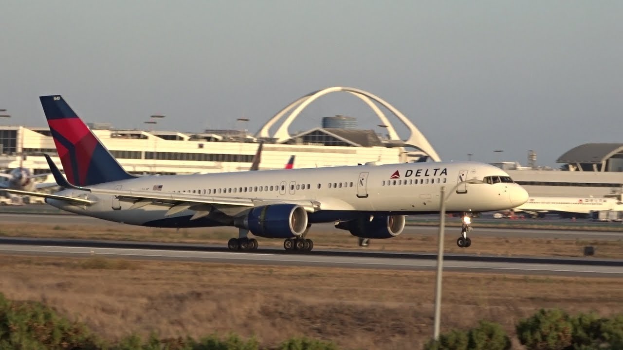 Delta Airlines Boeing 757-200 [N540US] landing at Los Angeles (LAX/KLAX ...