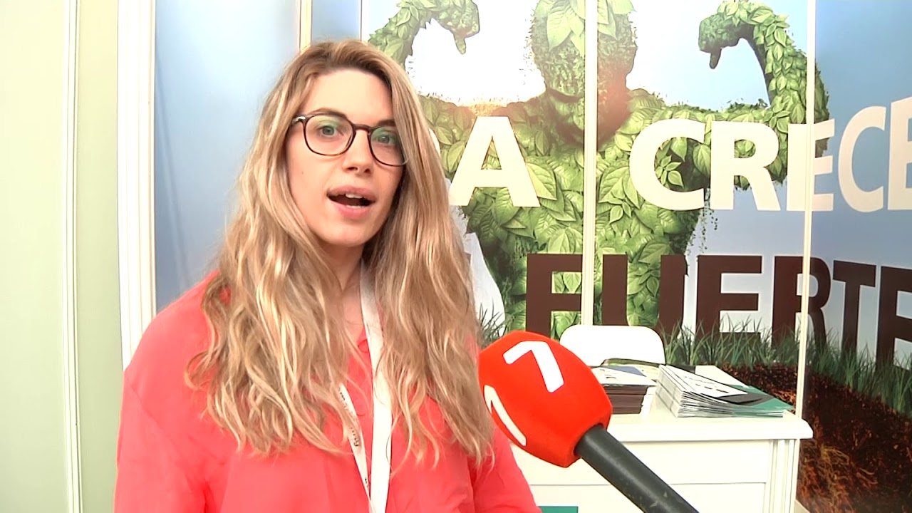Entrevista a Dña. Camille Bernal - Microbioma - YouTube