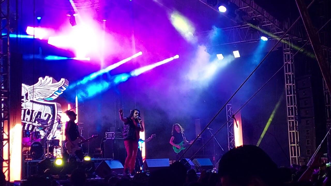 california blues en vivo siete noches 👑reyna rocker👑 - YouTube