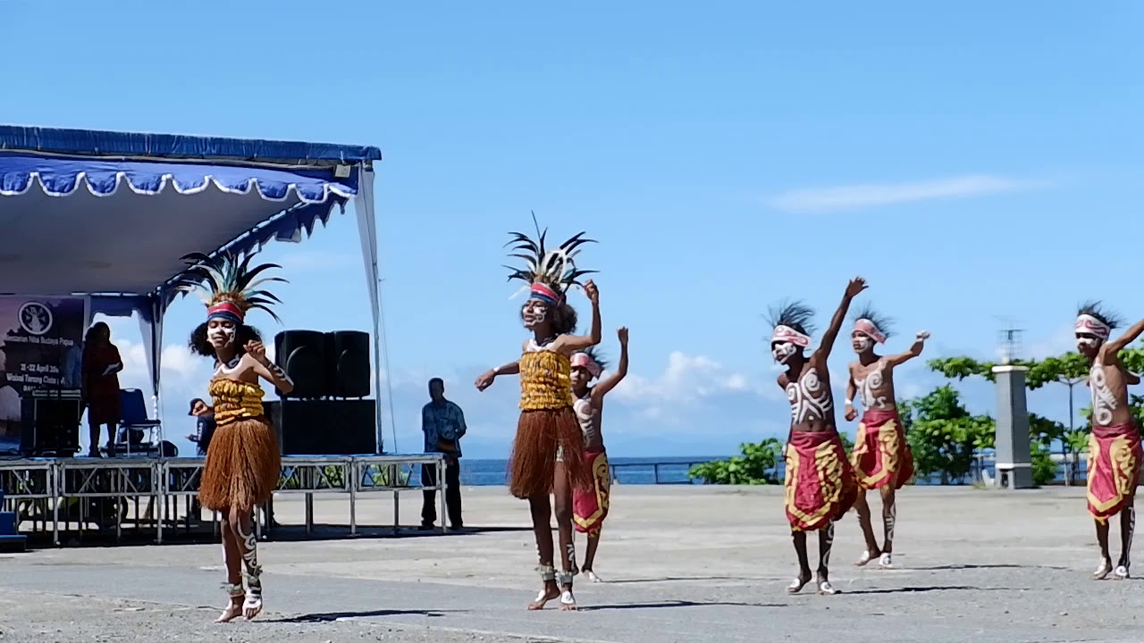 TARIAN PAPUA DI KEPULAUAN RAJA AMPAT - YouTube