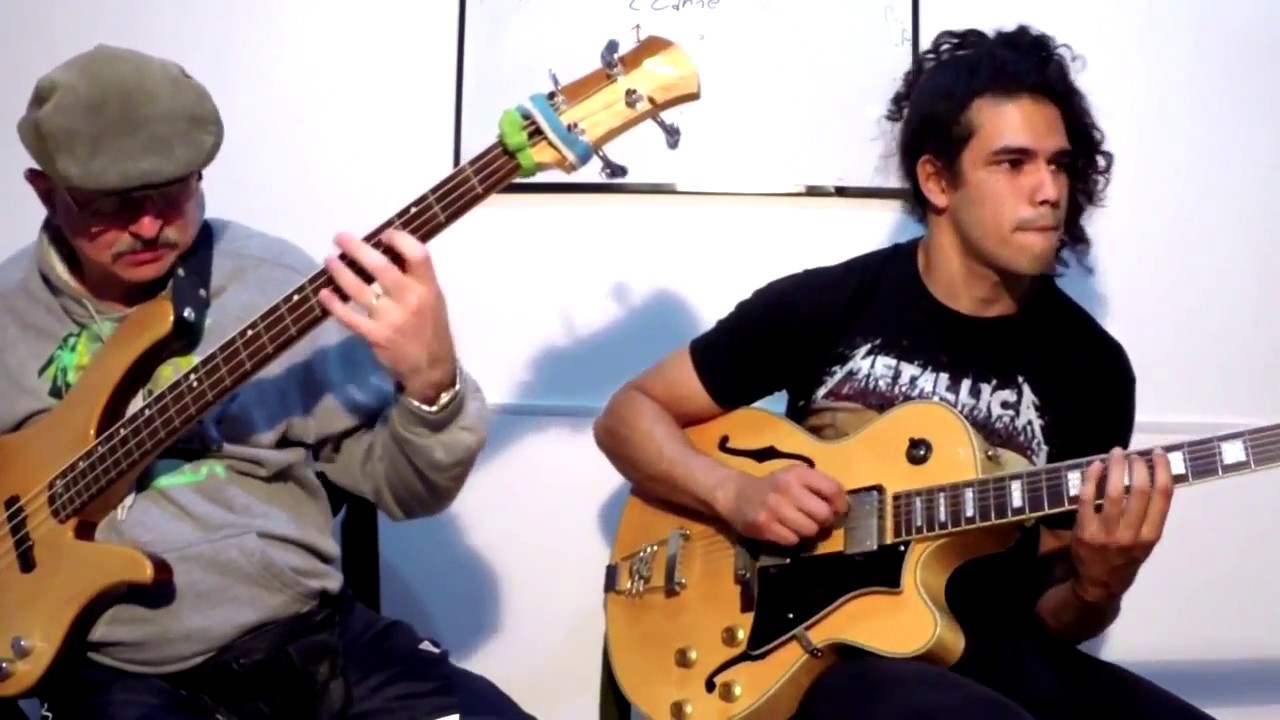 Blue Bossa - ensayo (Bass cover y guitar Cover) - YouTube