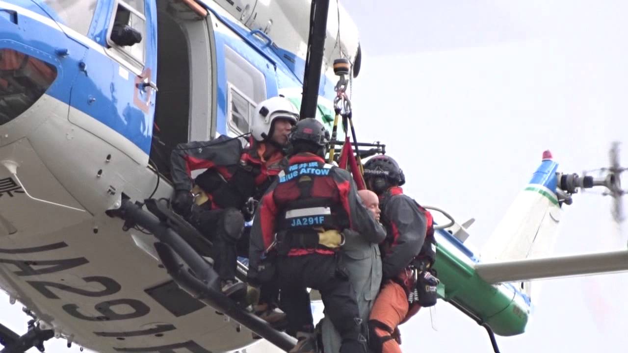 BK117C-1 JA291F BlueArrow 福井県防災航空隊 ホイスト救助訓練 ダイジェスト動画 - YouTube