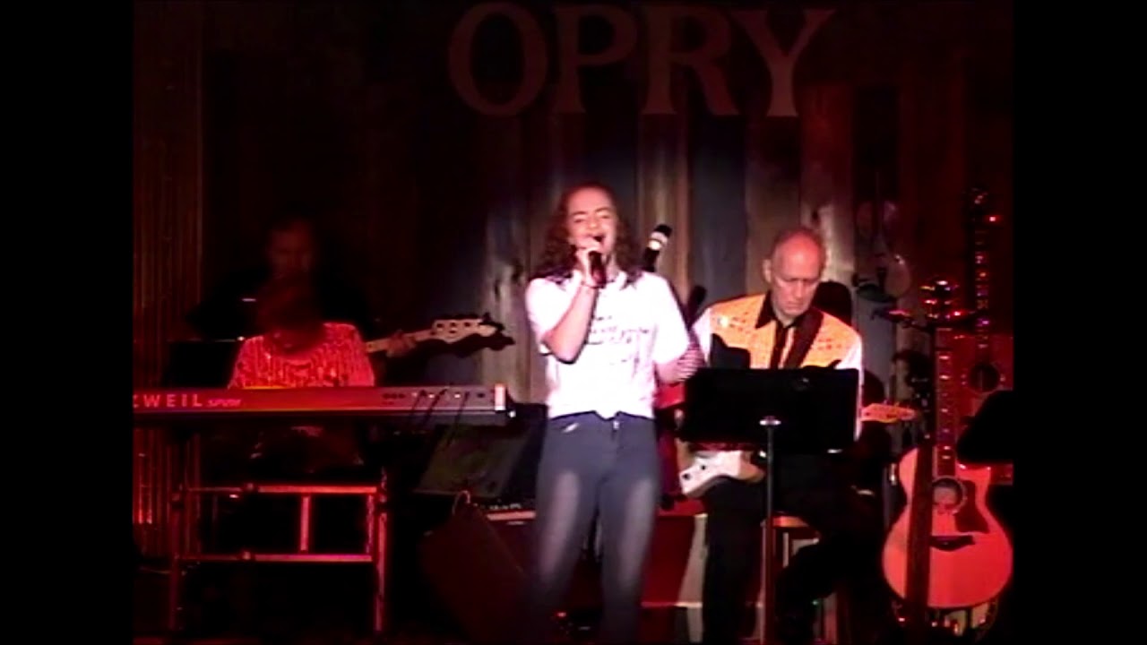 Molly Boyle at the Kentucky Opry - YouTube