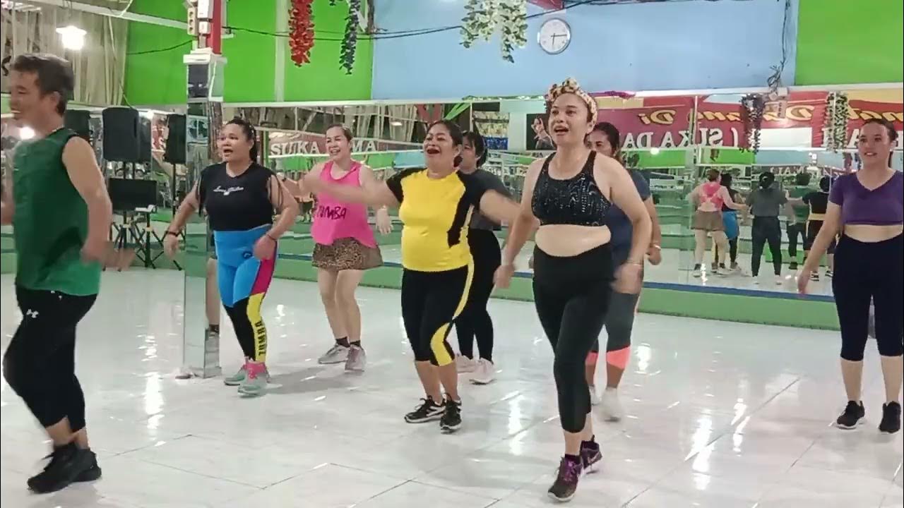 ZUMBA VIRAL || AYO GOYANG SAMPAI PAGI ||SANGGAR SUKADAMAI - YouTube