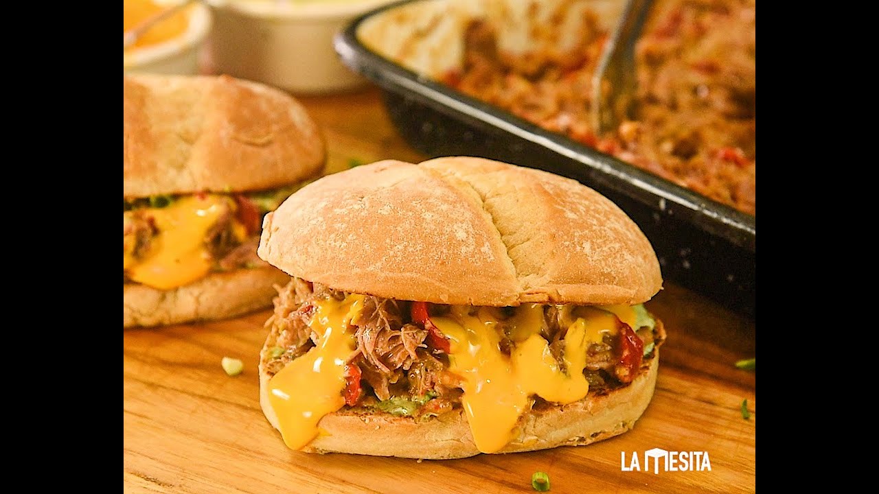 Haciendo Sandwich de Bondiola en La Mesita (bondiola desmechada a la ...