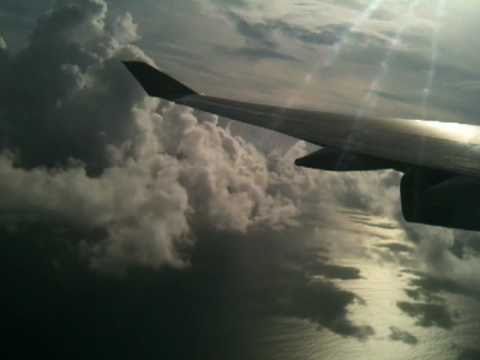Take off, Cathay Pacific flight CX 784, Boeing 747-400, Denpasar (Bali ...