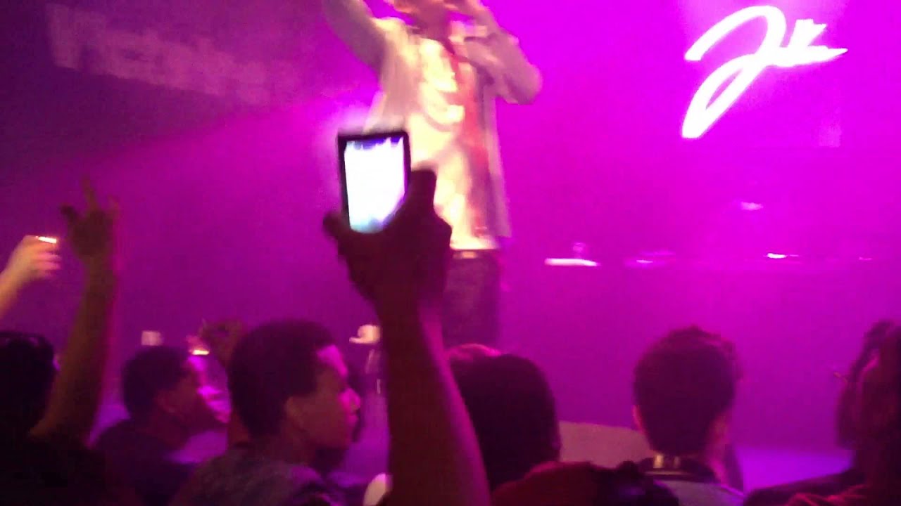 Joke - Max B Live @Victoire 2 - YouTube