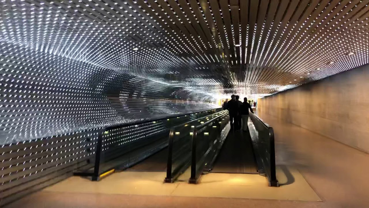 Crazy moving walkway at the National Gallery of Art in Washington DC ...