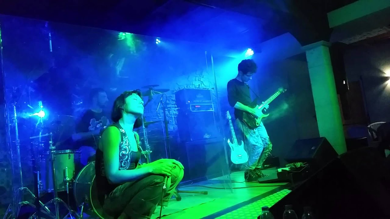 Akunamatata - Even Flow (Cover) - YouTube