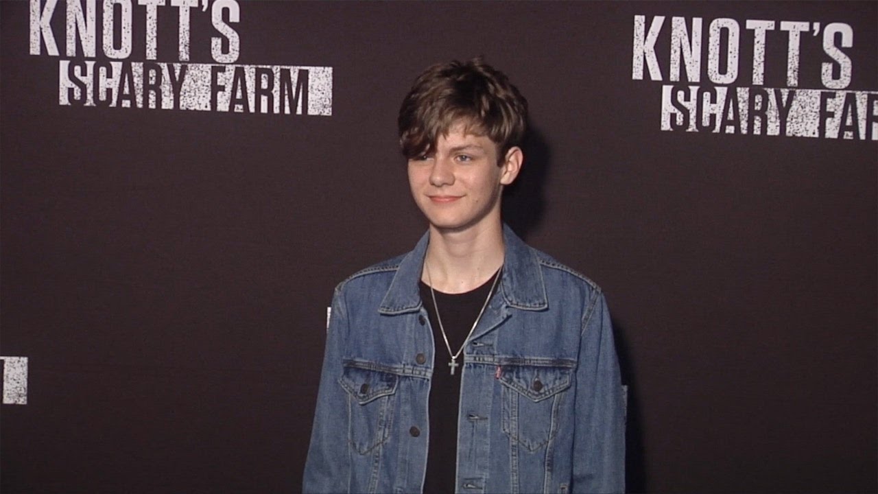 Ty Simpkins "Knotts Scary Farm 2016" Black Carpet - YouTube