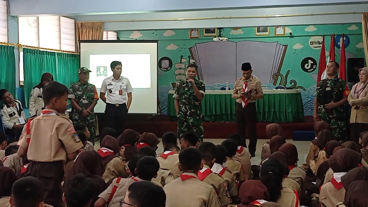 Danramil 05/KJ Mayor Arhanud Wahyu Lakukan Army Go To School, Ke SMPN ...
