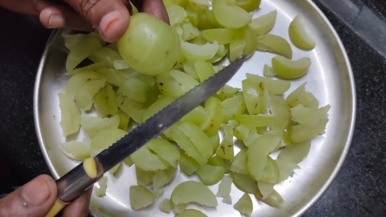 Technique of Amla Cutting | Easy Way To Cut Amla | आमला चिरण्याची पद्धत ...