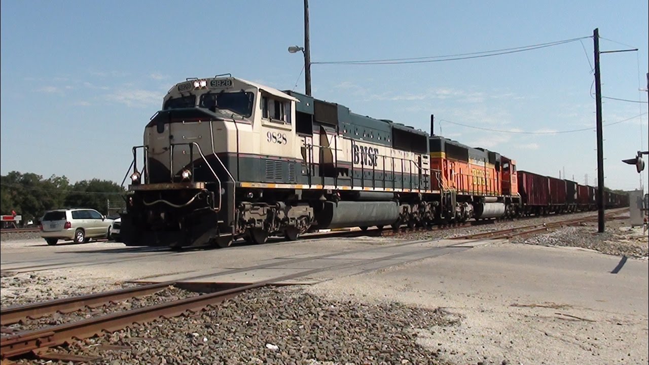 BNSF #9828 Leads North Bound MOW Work Train - YouTube