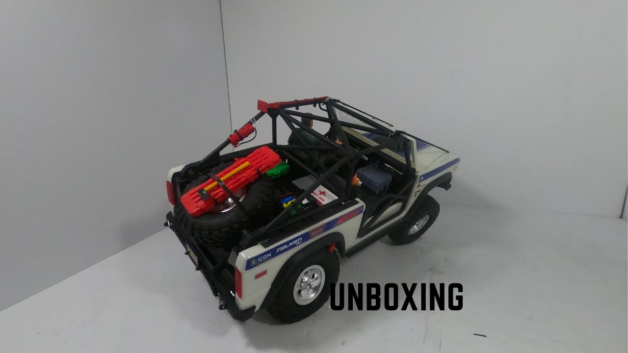 Unboxing and Scale Accessories Install Axial SCX10 III Early Ford ...