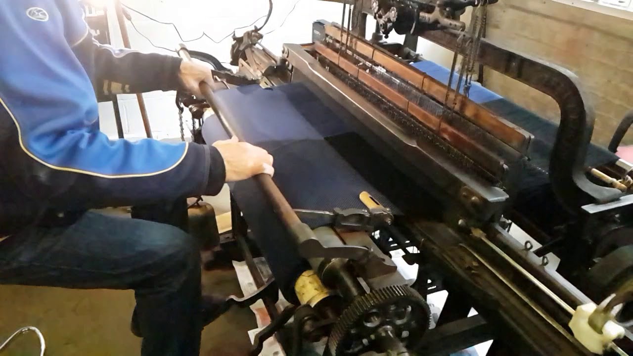 The Loom in slow motion, second attempt - YouTube