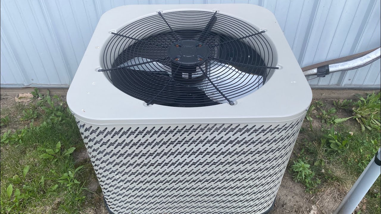 2017 Gibson (Nordyne) 2.5 ton central air conditioner! (Not running ...