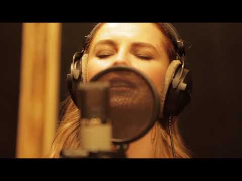 MAKING OF UN POQUITO TUYA