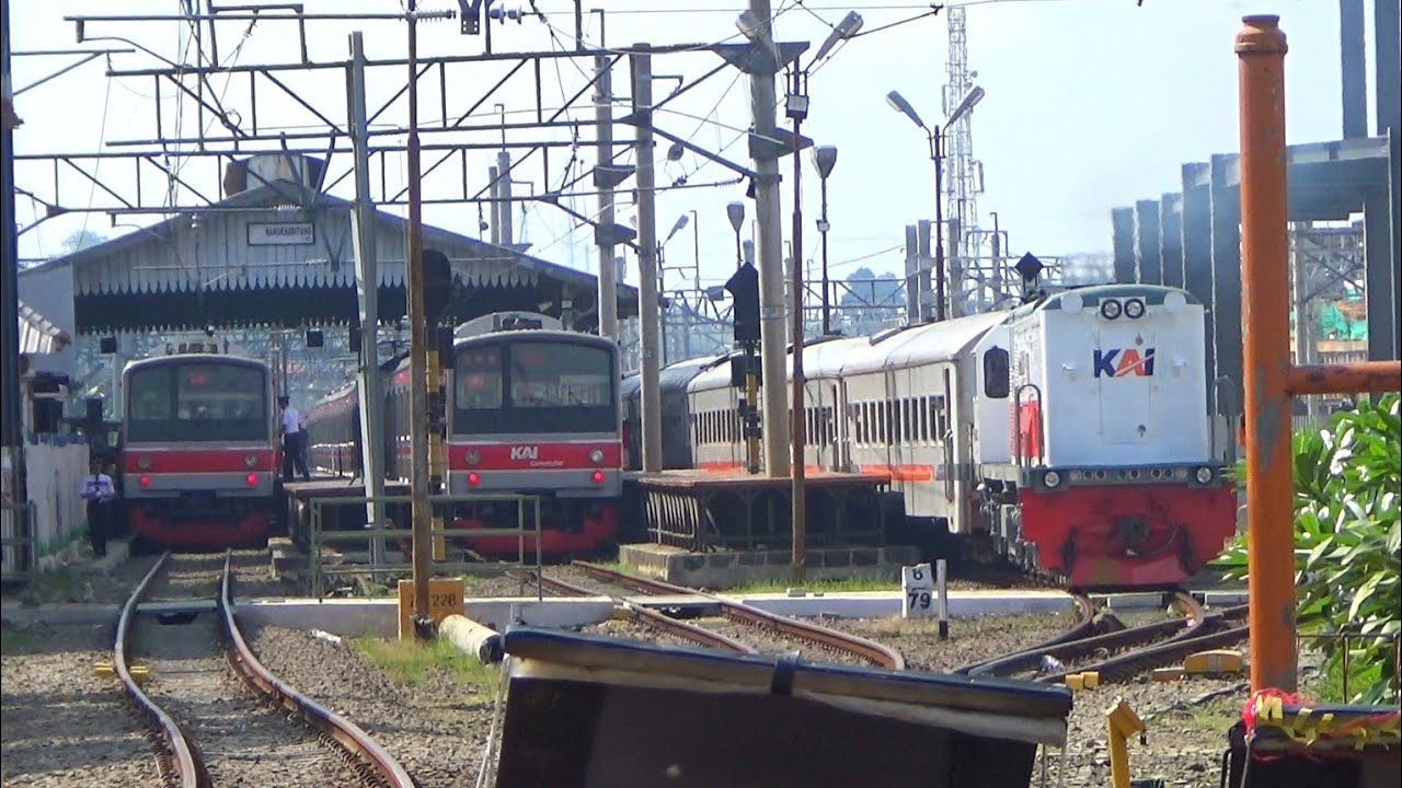 Rekam Keberangkatan KA Commuter Line Merak Di Stasiun Rangkasbitung ...