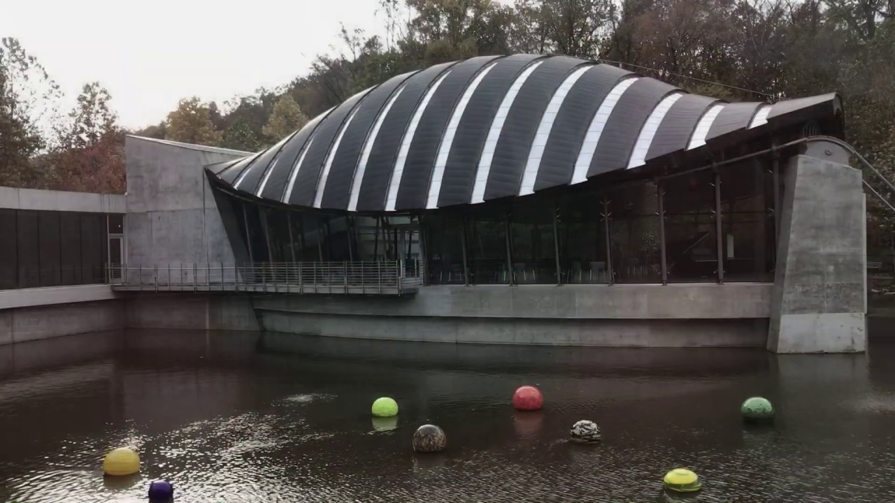 CRYSTAL BRIDGES ART MUSEUM - YouTube