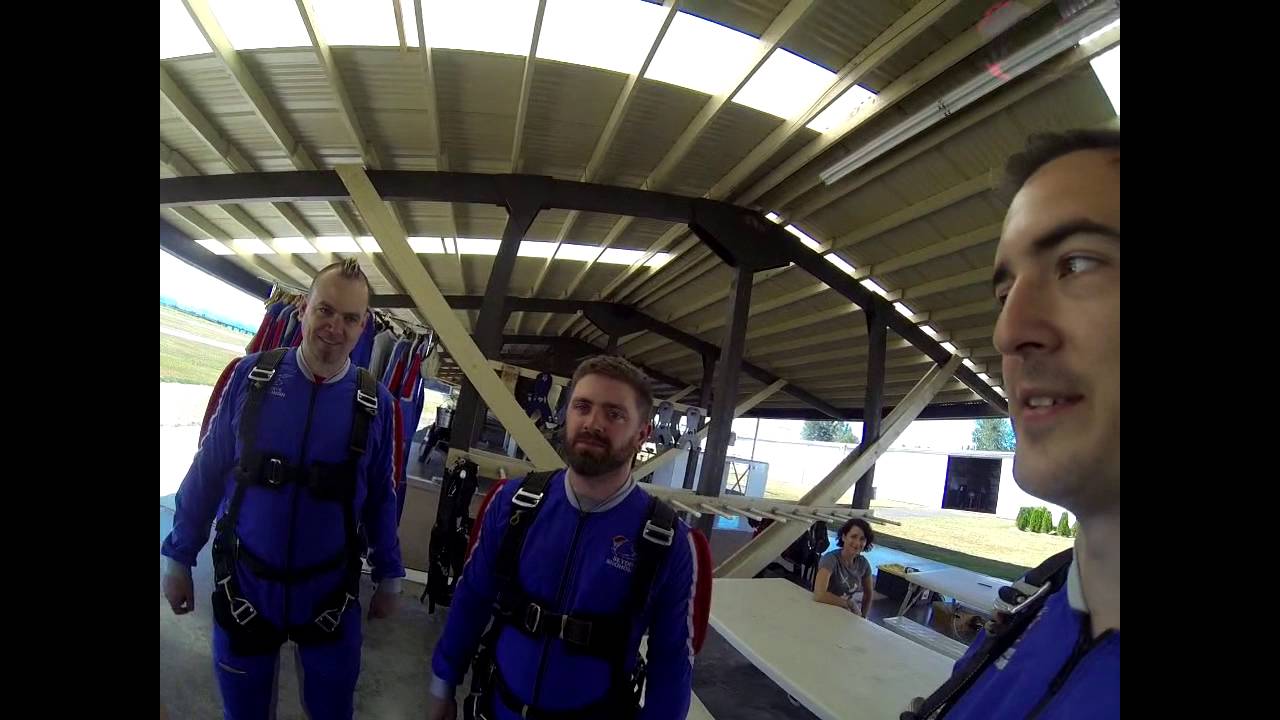 Aaron Leiby's Tandem skydive! - YouTube
