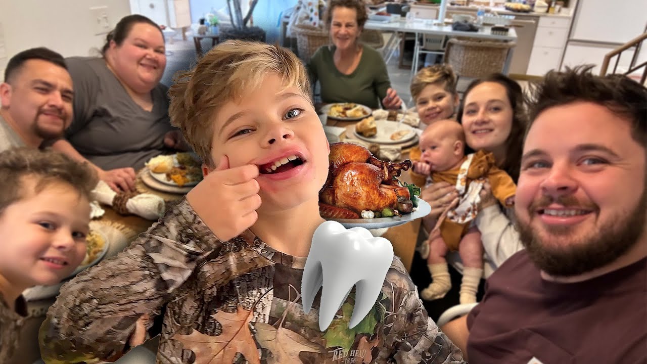 THANKSGIVING DINNER SURPRISE! - Daily Bumps Vlogmas 2022 - YouTube