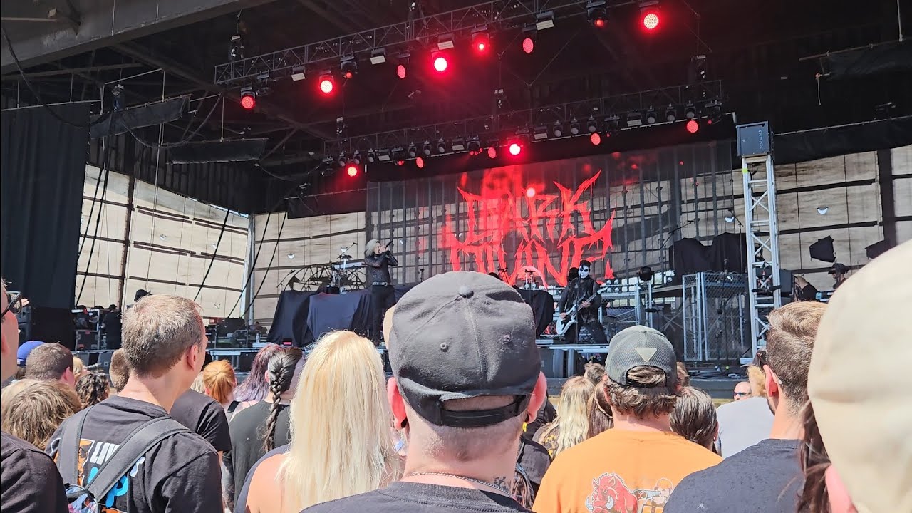 Dark Divine - Make Me Disappear Live! - YouTube