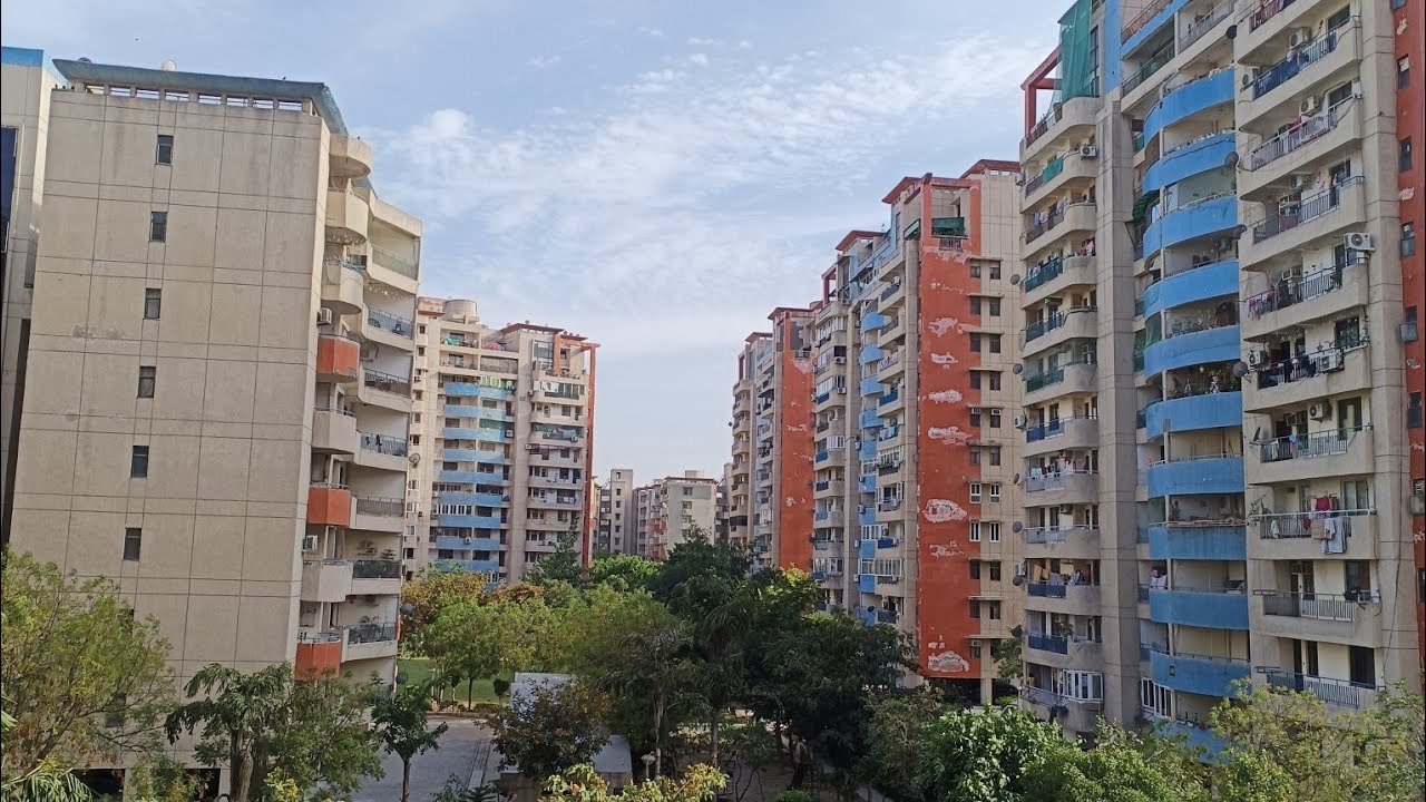Available for rent AWHO Gurjinder vihar 4BHK @25k +maintenance Greater ...