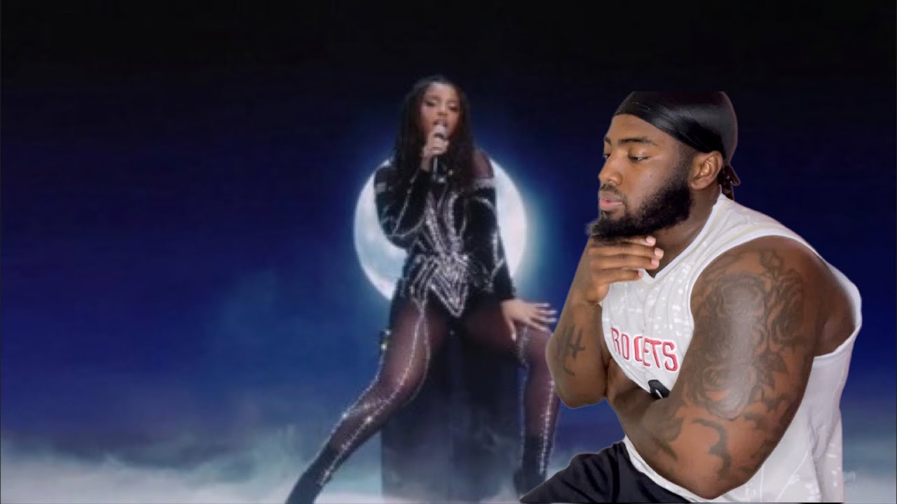 Chloe Bailey performing "Feeling Good" | REACTION - YouTube