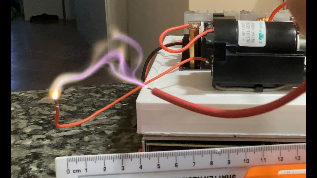 ZVS fly back arcs on 14.4v 17A (I 3D printed the case) - YouTube