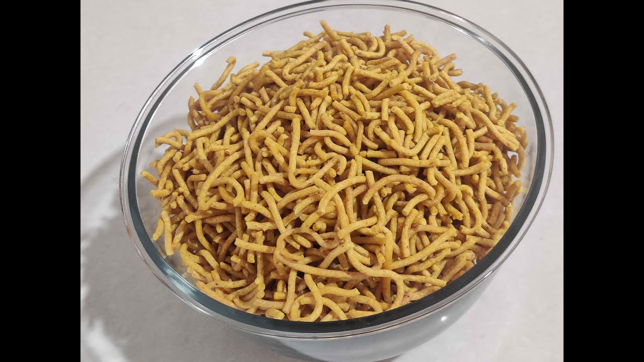 चविष्ट लसूण शेव: घरच्या घरी तयार करा|Crunchy Garlic Snack: Easy Lasun ...