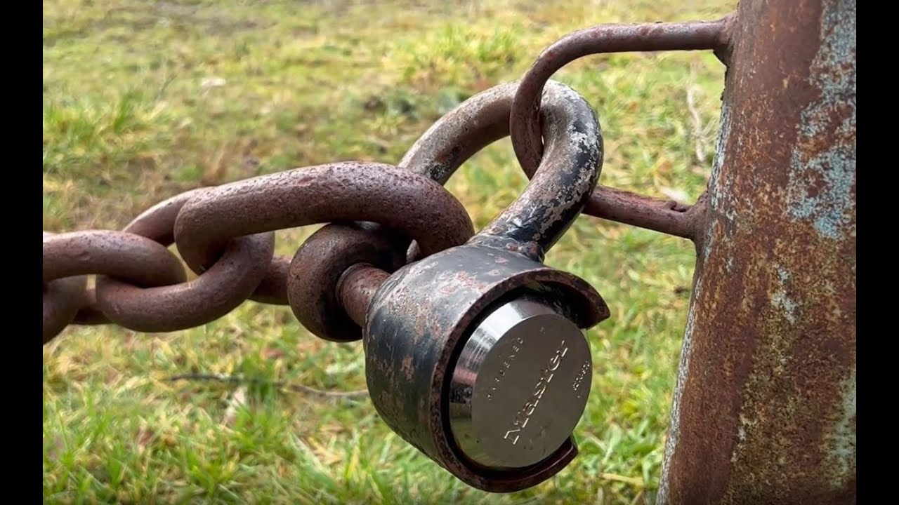 Chain Gate Shackle Puck Lock - #Shorts version - YouTube
