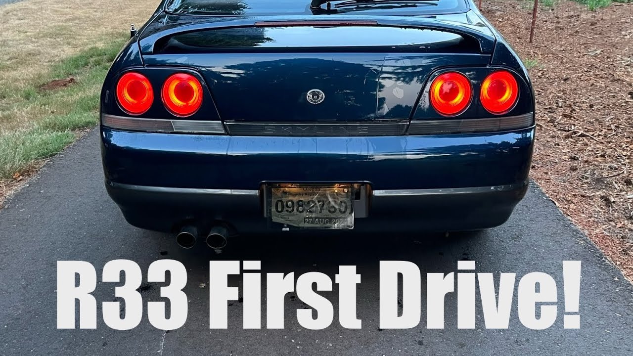 Finished putting the RB25DET back together in the R33 Nissan Skyline ...
