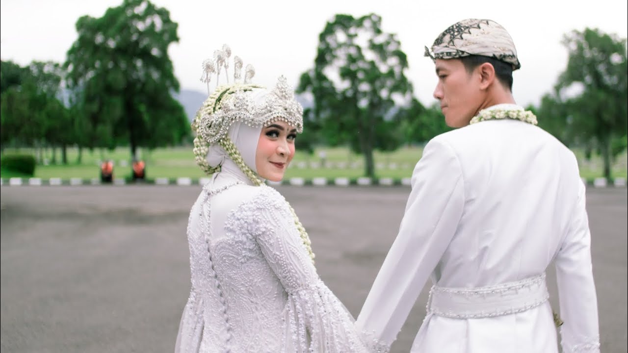 Intimate Wedding Silvia & Rona Wedding Cinematic - YouTube