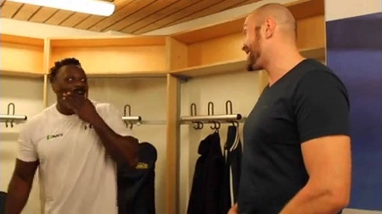TYSON FURY VISITS DEREK CHISORA LOCKER ROOM MOMENTS BEFORE PULEV FIGHT ...