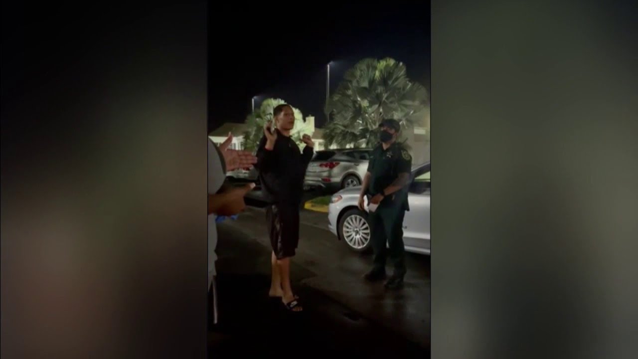 Video shows Miya Marcano's relative confronting murder suspect - YouTube