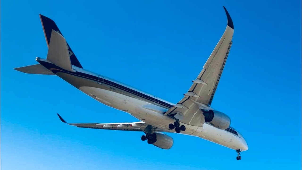 Random Singapore airlines A350 landing at Adelaide (2) - YouTube