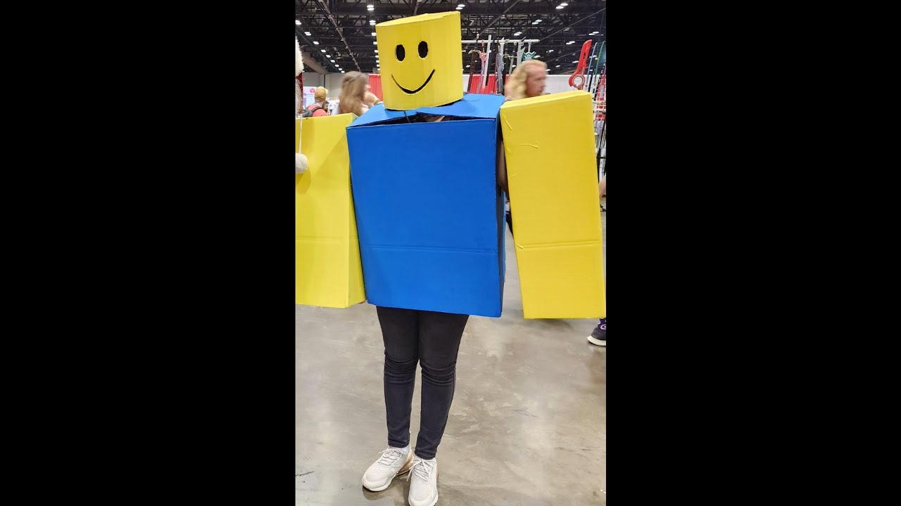 Roblox cosplay is even oofier than ever - YouTube